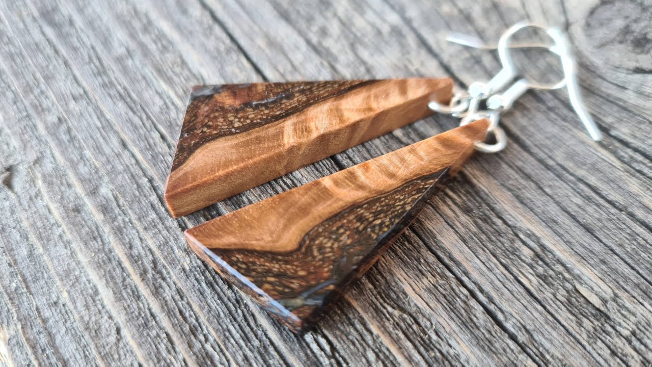 Earrings made of wood with epoxy resin / jewelry with your own hands ...
