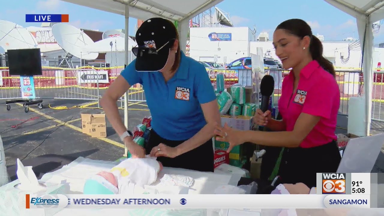 Jennifer Roscoe tries the diaper changing challenge - YouTube