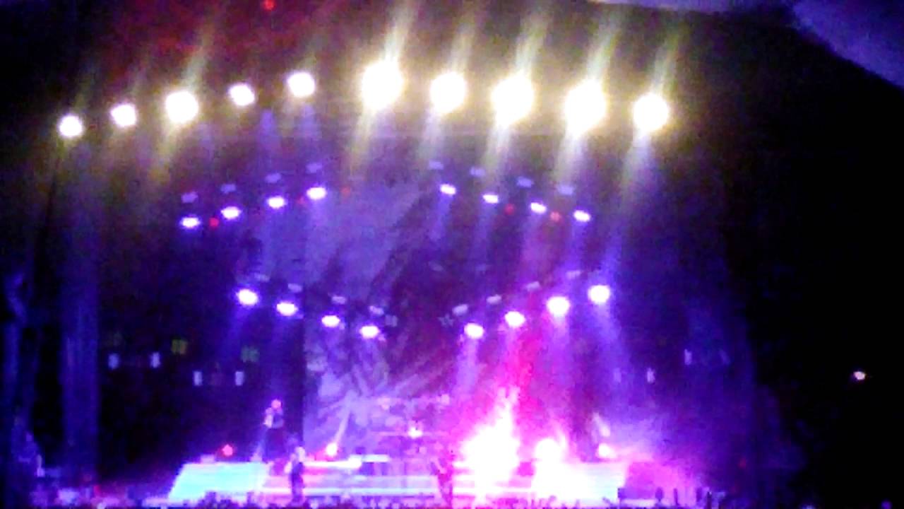 Disturbed live - The Light - YouTube