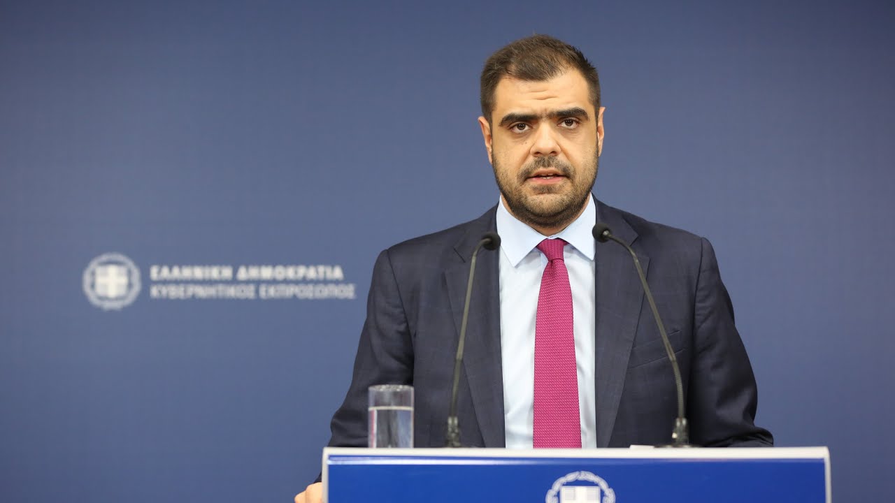Eνημέρωση πολιτικών συντακτών από τον Κυβερνητικό Εκπρόσωπο Παύλο ...