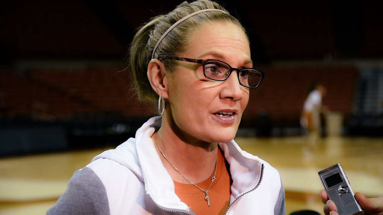 Karen Aston Media Availability [January 12, 2018] - YouTube