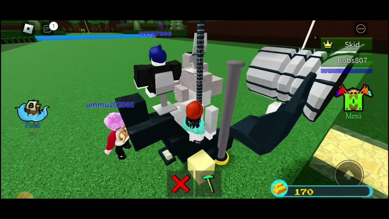 Acemi robloxcu anne iş başında 😂 Ümmü ve Adem bana roblox öğretiyorlar ...