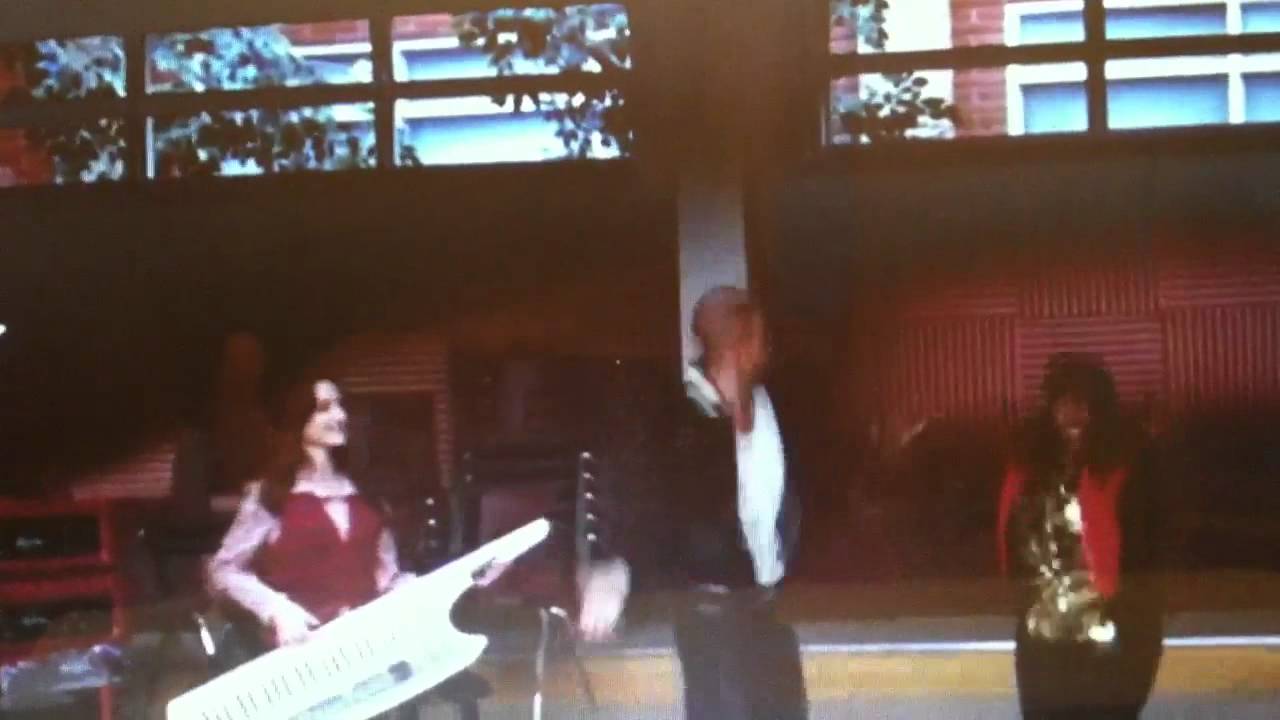 Glee-Good Vibrations - YouTube