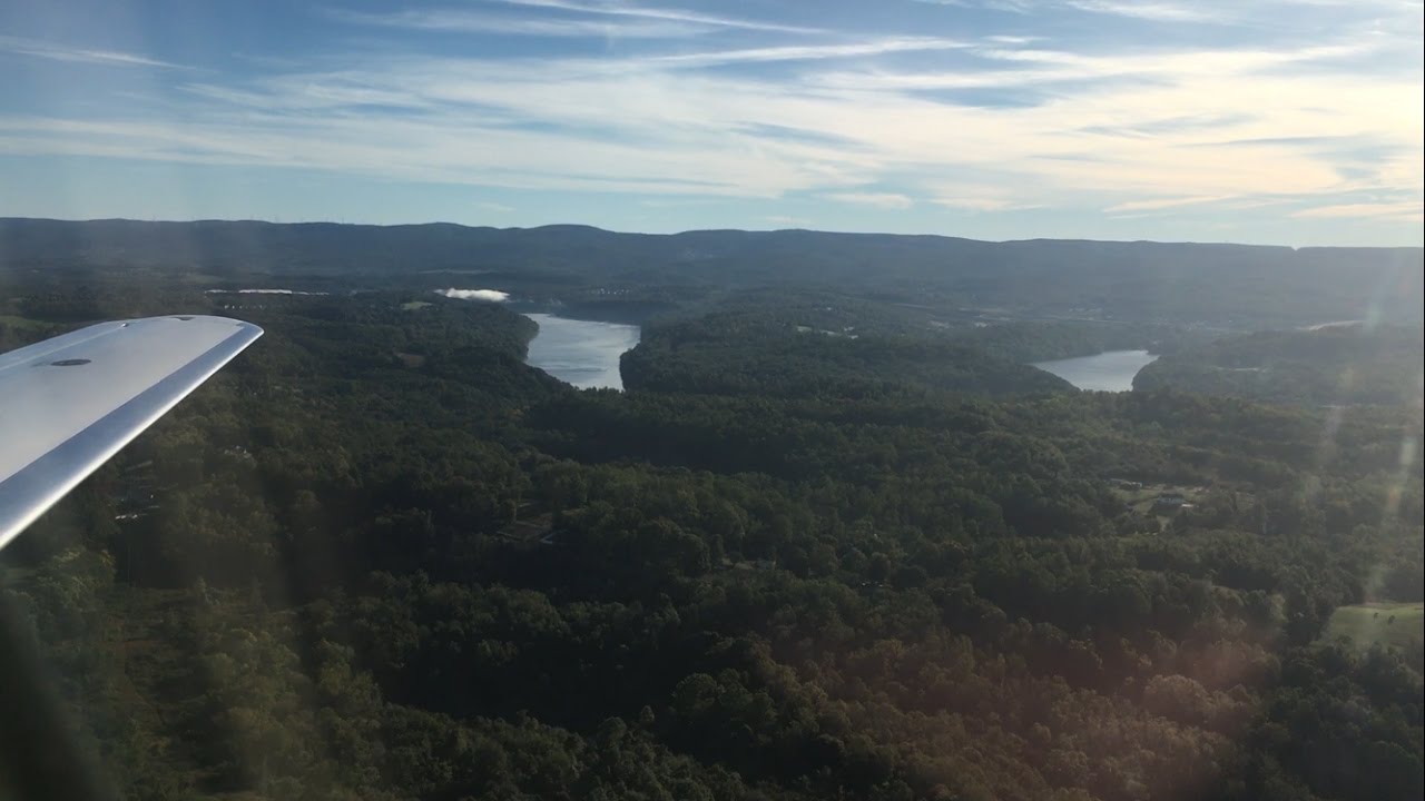 FLYING INTO MORGANTOWN, WV (UNIVERSITY OF WEST VIRGINIA) ON A CESSNA ...