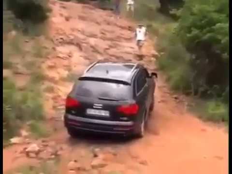 Audi Q7 climbing