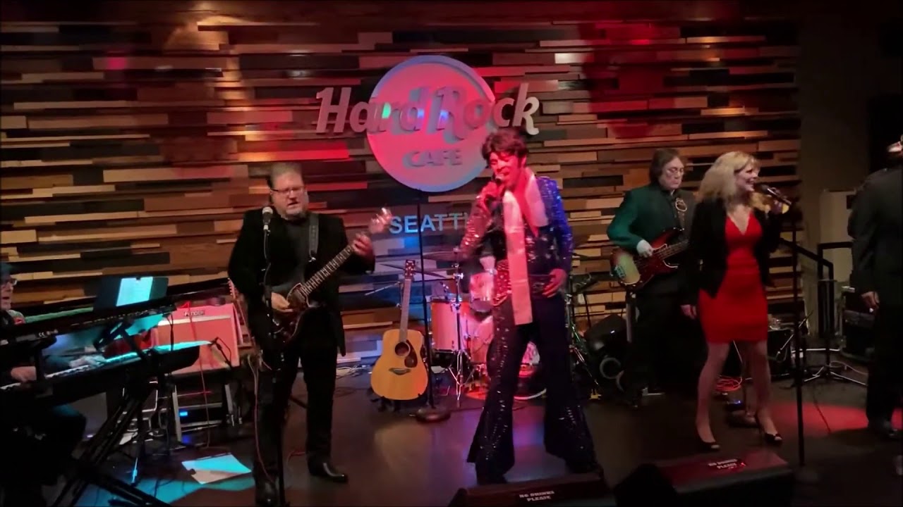Robbie Dee - Sweet Caroline (Elvis Tribute) - YouTube