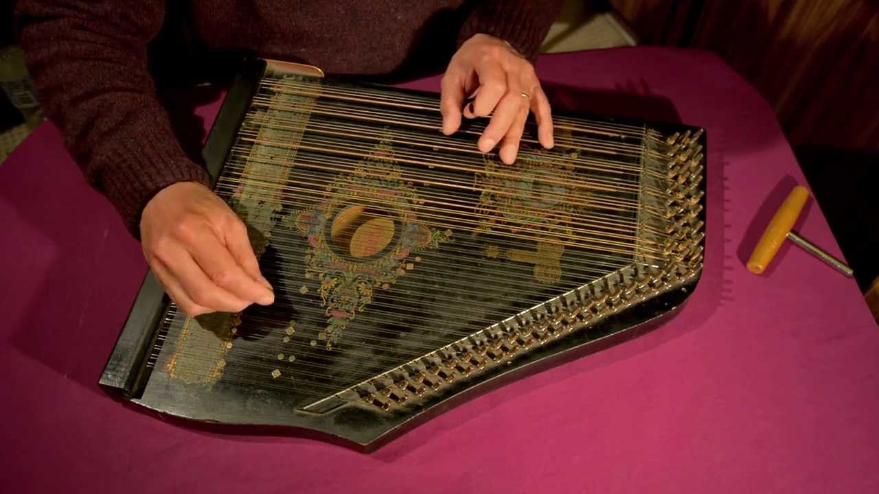 Moscow Nights played on a 6-chord zither - YouTube