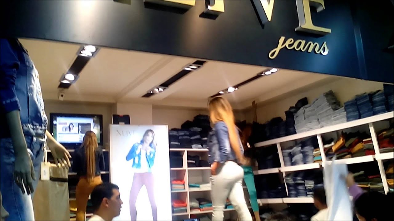 Moda en San Victorino - YouTube