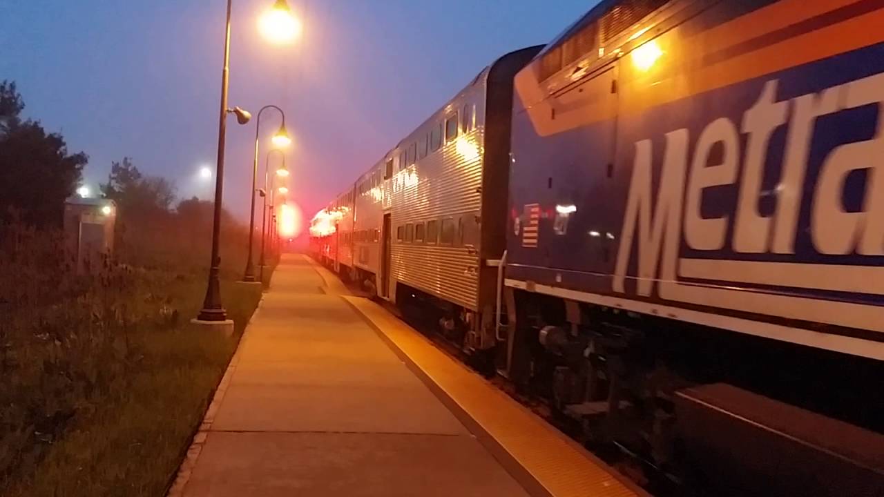Metra MP36-3S 427 leads outbound rush hour train number 119 through ...