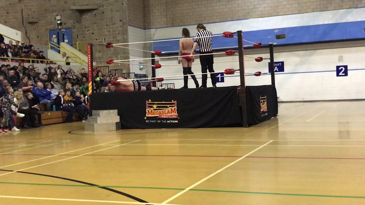 Liam Carr Vs CJ Banks - YouTube