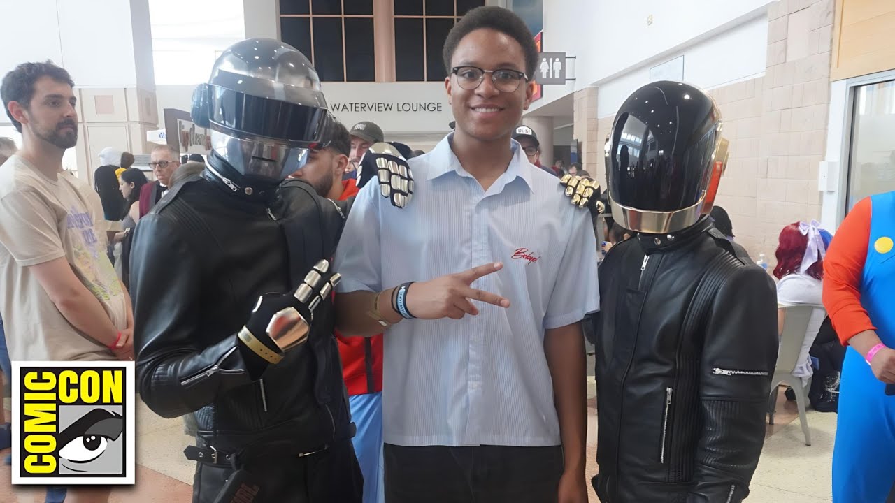 I MET DAFT PUNK AT COMIC CON!!! (Vlog 001) - YouTube