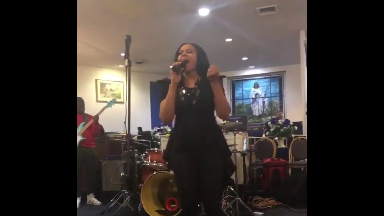 Capria McClearn We Offer Praise - YouTube