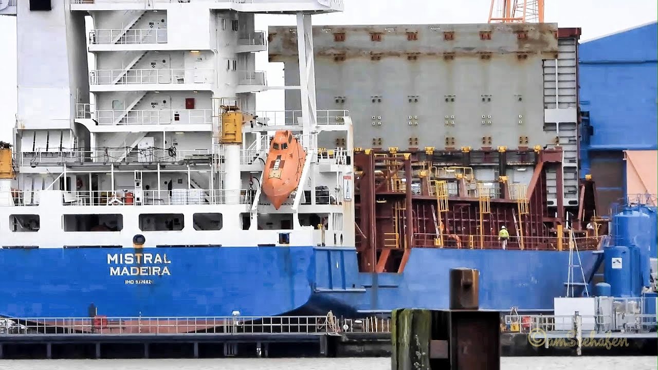Containerschiff MISTRAL im EWD Baudock docked container ship CQIES IMO ...