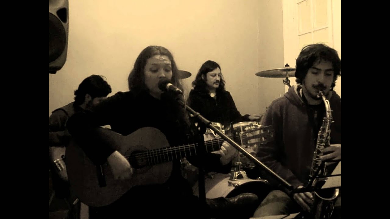 Andrea Andreu y Grupo dan un adelanto de la polka "El ladrón y la ...