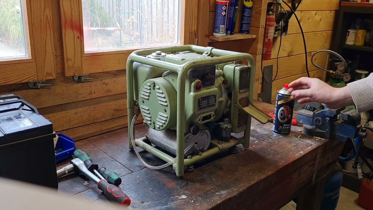 Eerste start Wehrmacht GG400 DKW funkwurfel (generator) - YouTube