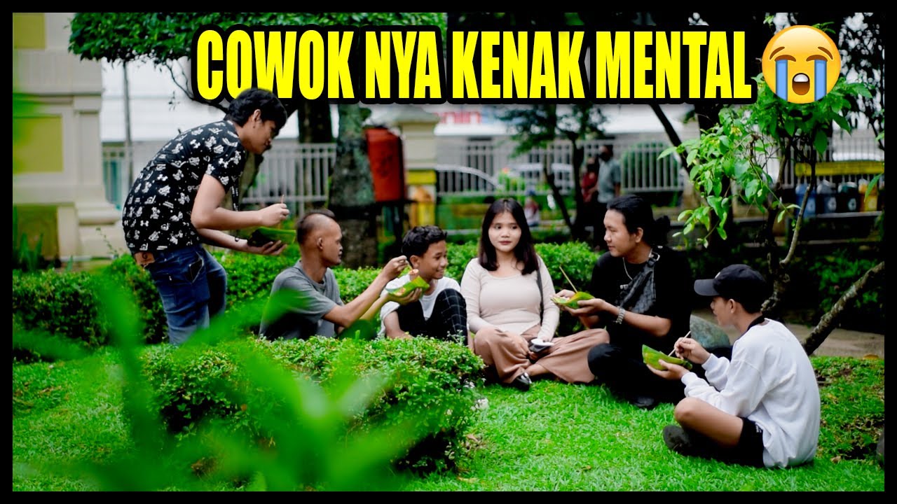 🔴MAKAN RAME-RAME DI DEPAN ORANG PACARAN YANG GAK BAWAK MAKANAN NGAKAK ...