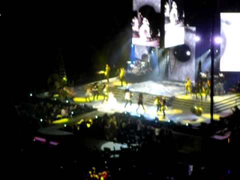 Miley Cyrus Live At O2 Arena - Fly On The Wall - YouTube
