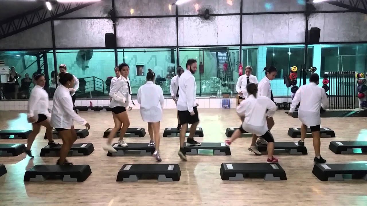 Aula de Step Avançado. - YouTube