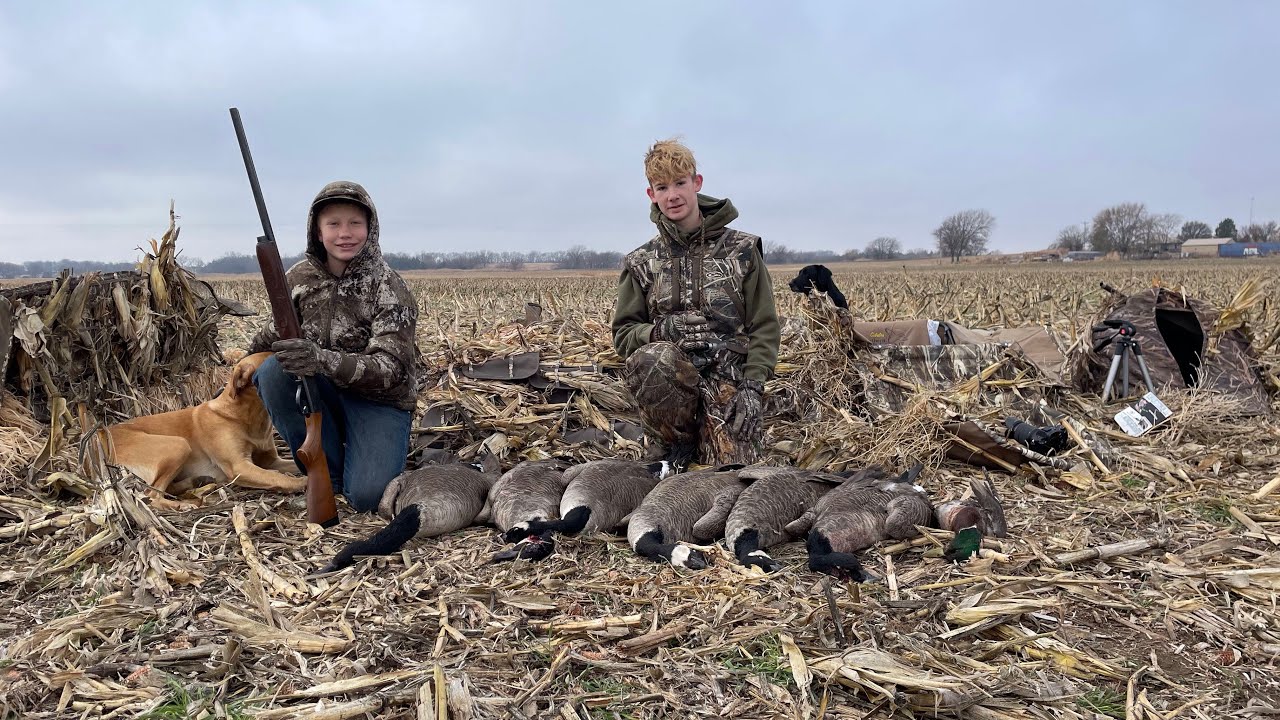 Taking kids on there first layout goose hunt!!! - YouTube