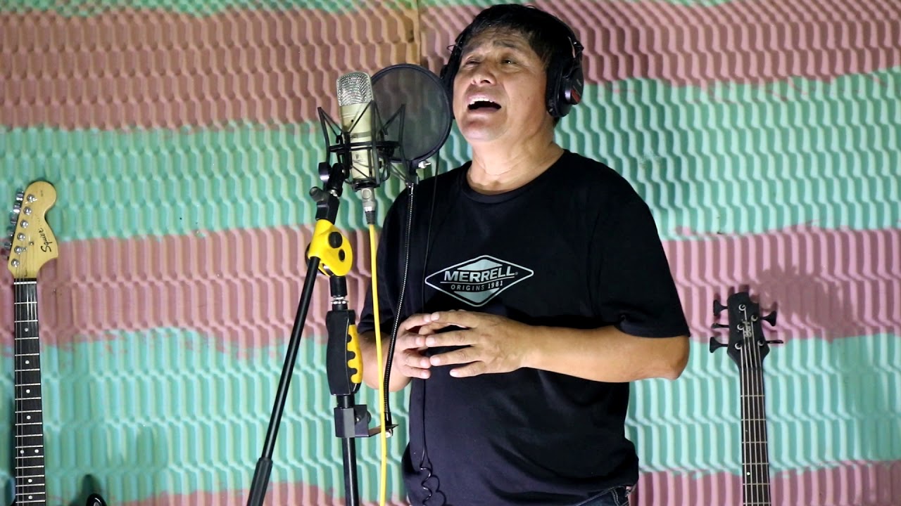 VALE LA PENA LLORAR ERICK MATA HOMENAJE A LOS PASTELES VERDES - YouTube