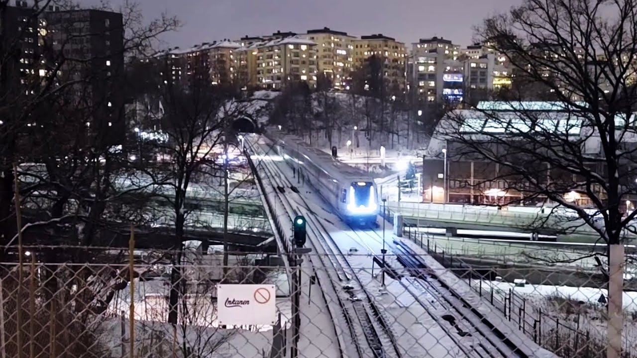 Stockholm Metro - C30 vonatok Ropsten és Gärdet állomások között - 2023 ...