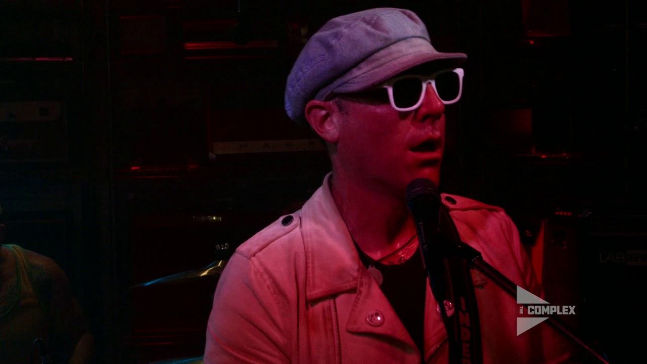 Jonny Manak and the Depressives perform "It's a Shame" Live at The ...