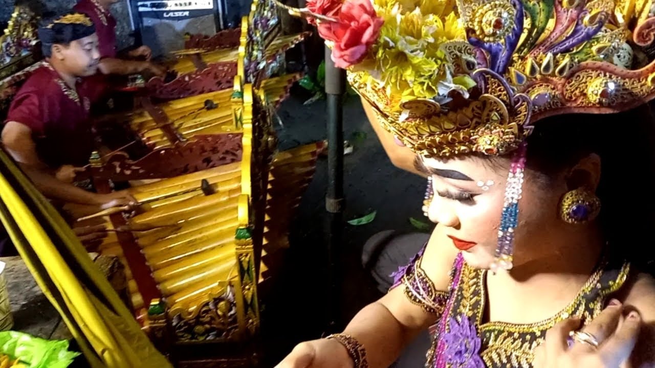 DEK DEVI. MEPETUK, JOGED SIGARAN VS DUKUH PULU. - YouTube