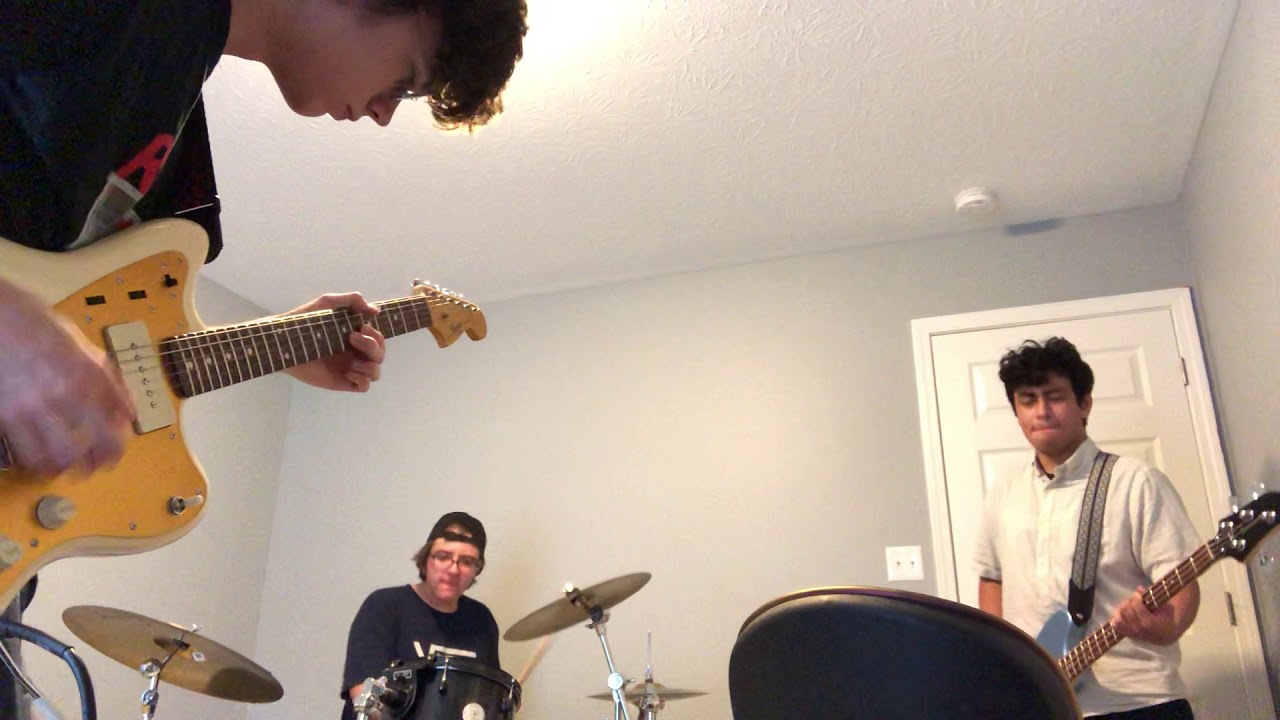 Weezer - Buddy Holly (Official Music Video) - YouTube
