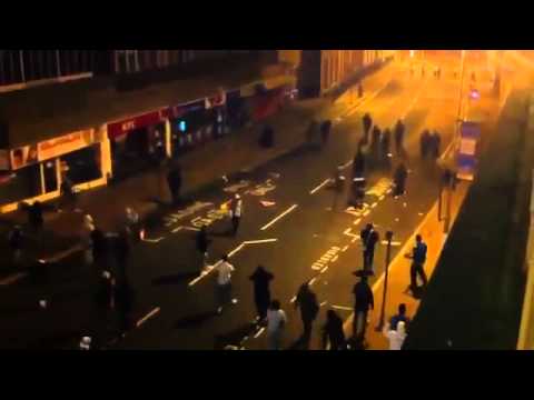 STREET FIGHTS --- LONDON RIOTS !!! - YouTube