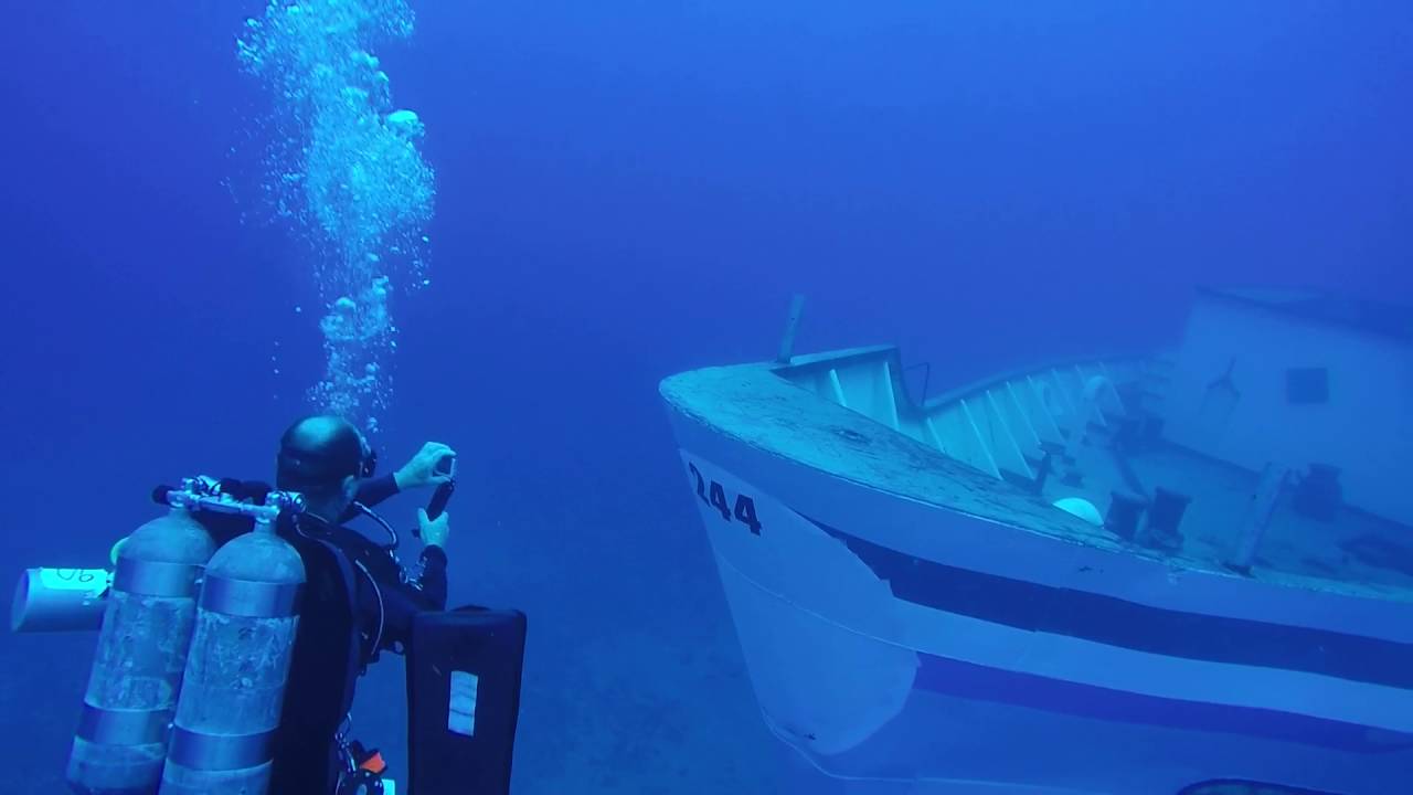 Lady Luck Dive 1/3 - YouTube