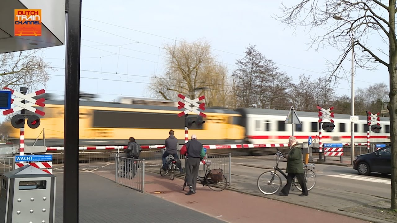 DUTCH RAILROAD CROSSING - ADOB - Ouddiemerlaan at Diemen - YouTube