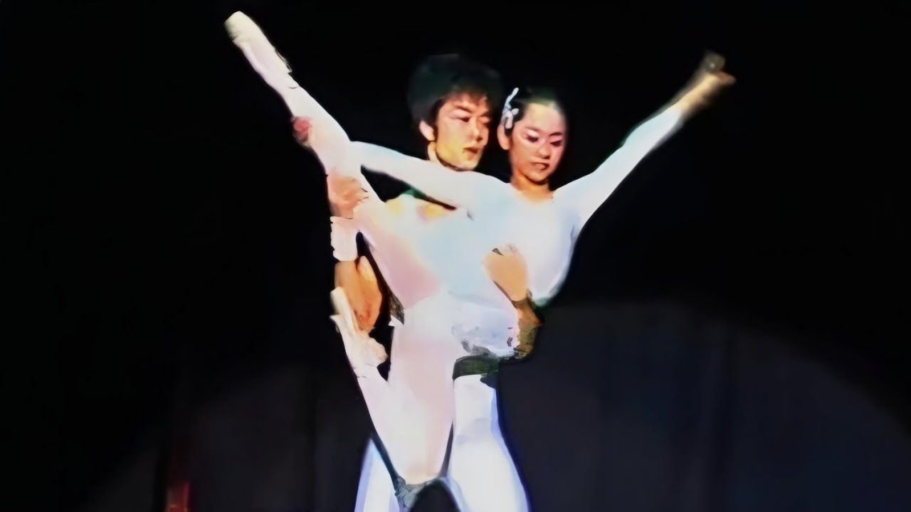 Chinese ballet on shoulder - YouTube