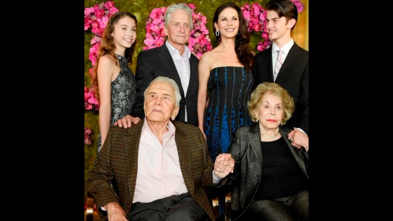 Issur Danielovitch / Kirk Douglas & Hannelore Marx / Anne Buydens🌈🌈 ...