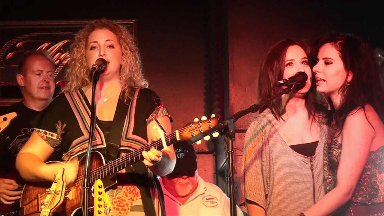 Briana Lee - Every Little Thing - YouTube