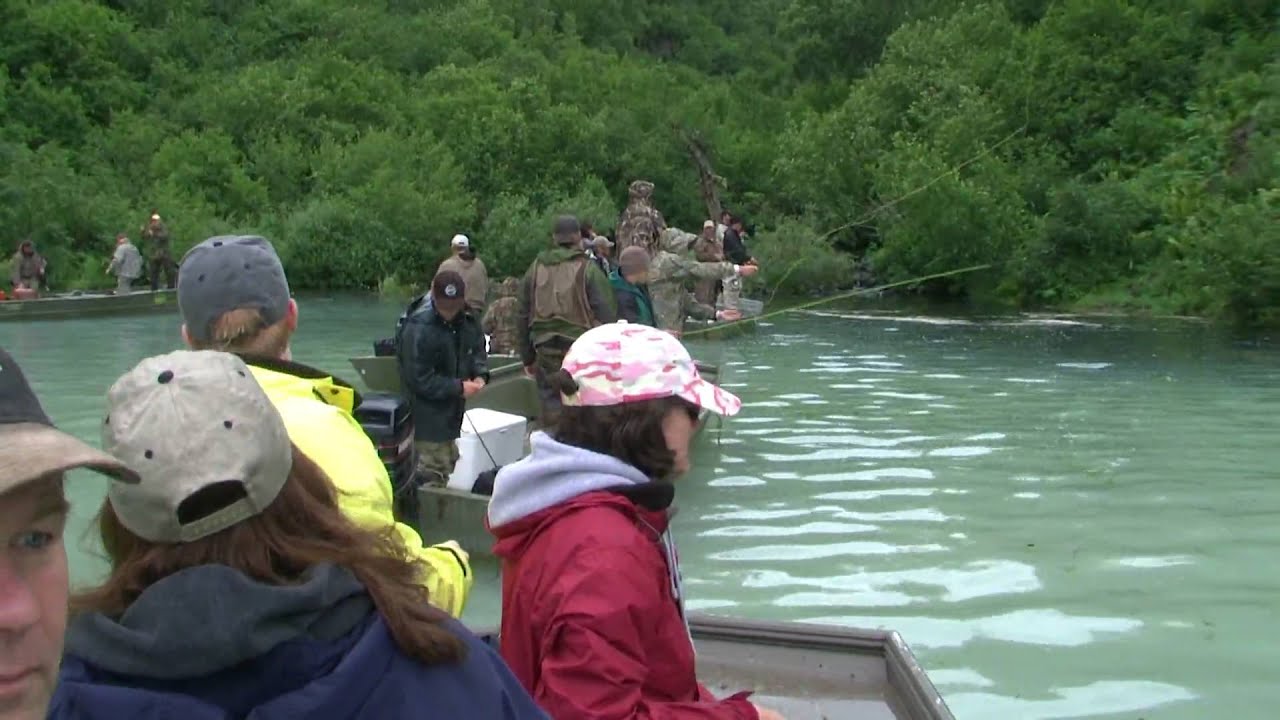 Auri fishing with a grizzly bear, Big River lakes, Alaska - YouTube