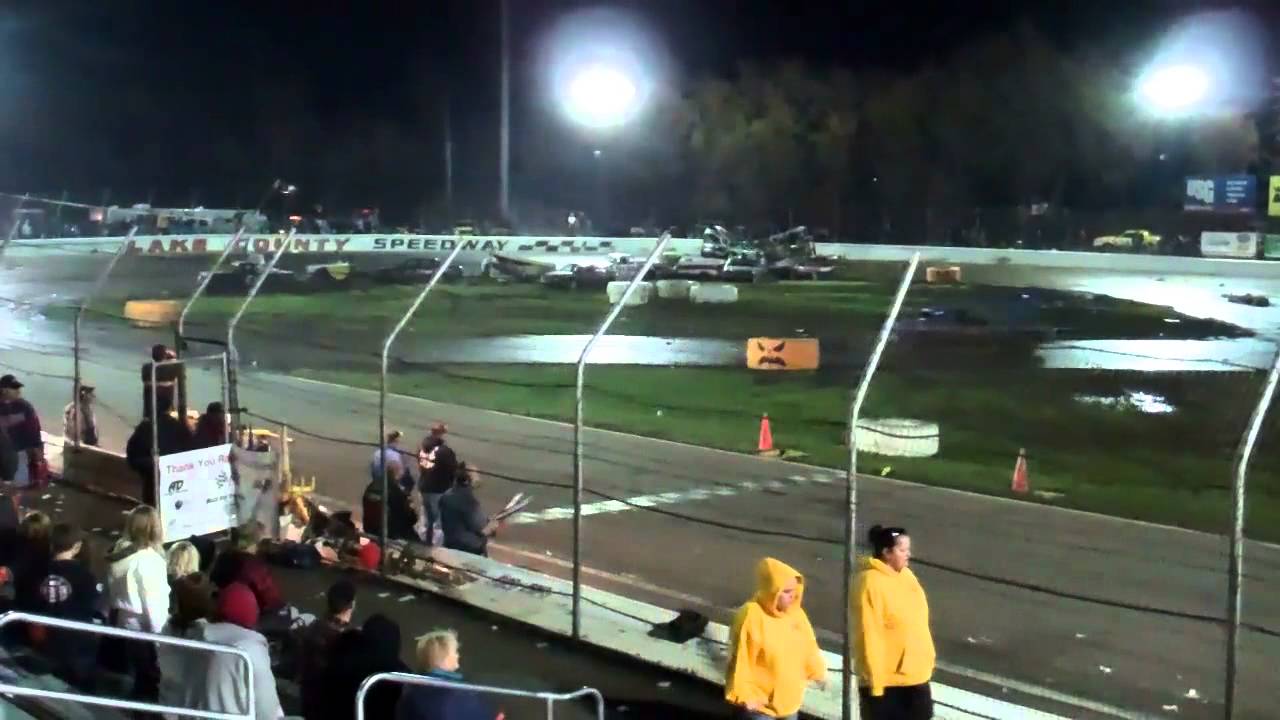 Lake County Speedway Trailer Race Oct 23, 2011 - YouTube