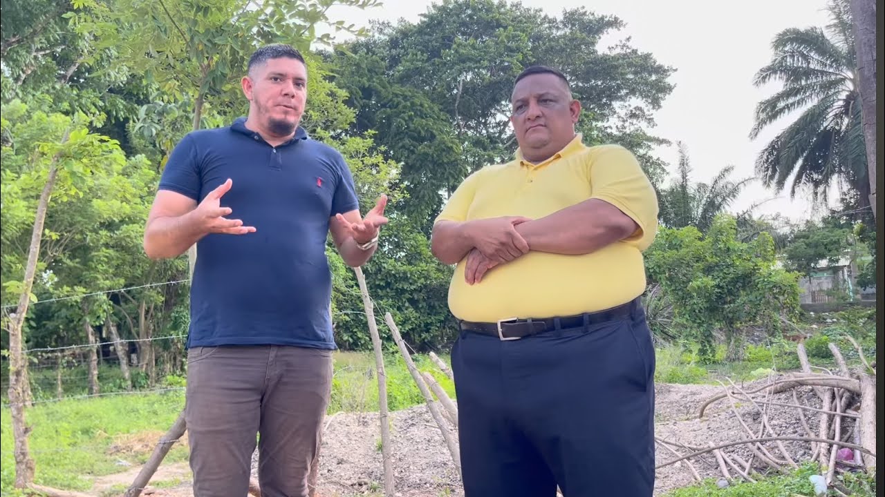 Con el Pastor Geovanny Tocando el tema de Maynor..😁😁 - YouTube