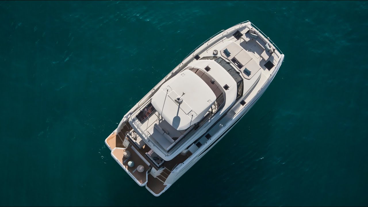New Prestige Yachts M-Line M48 - YouTube