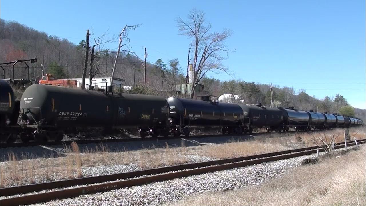 CSX Oil/Ethanol Train: CP 8907 and CP 6255 - YouTube