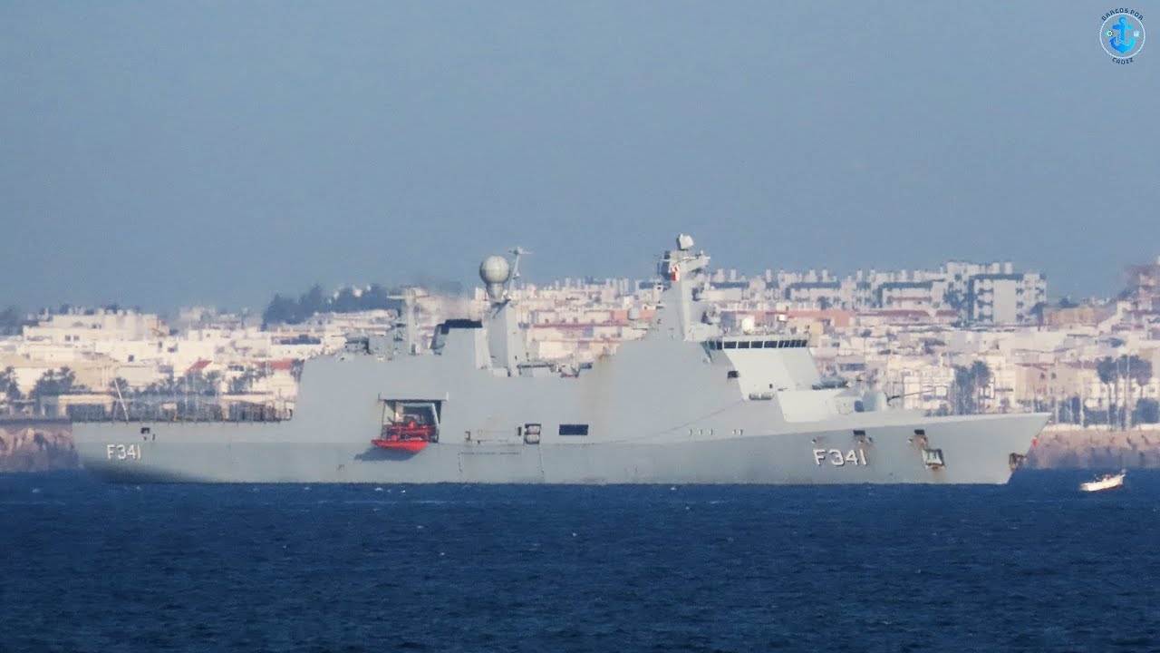 Fragata HDMS ABSALON (F341) entrando en la Base Naval de Rota - YouTube