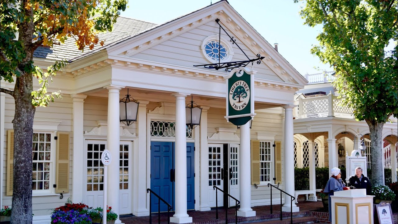 DISNEY MAGIC KINGDOM | Liberty Tree Tavern RESTAURANT | ORLANDO 2021 ...