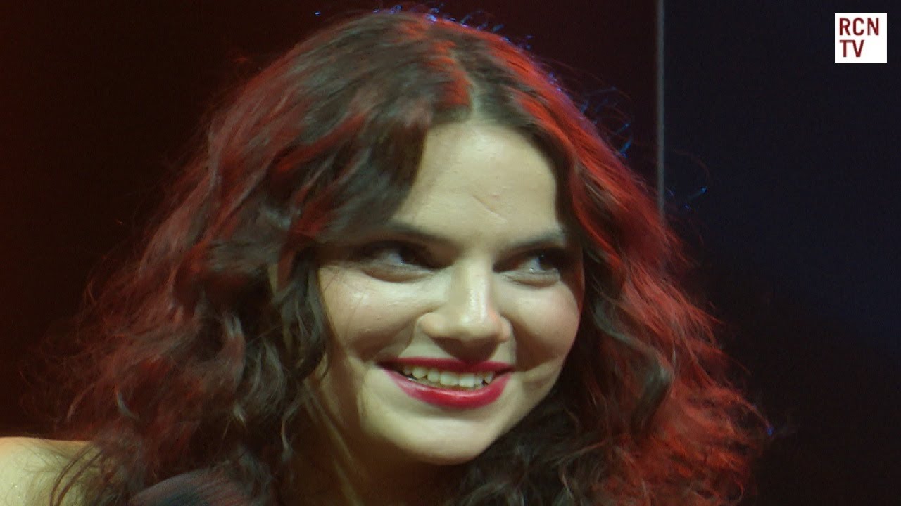 Dafne Keen On Finally Filming With Kit Connor - YouTube