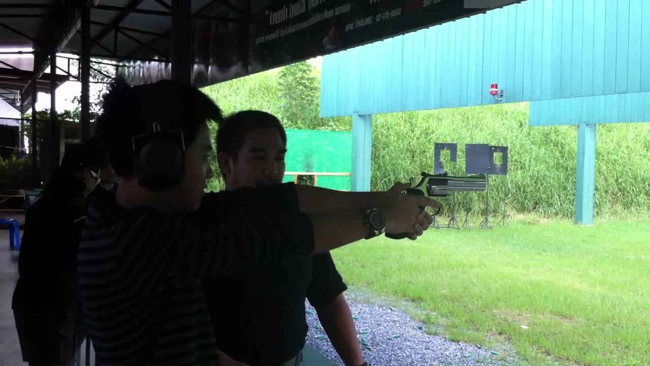 Hamster - Smith & Wesson Model 686 Revolver with (Thai Chris Costa ...