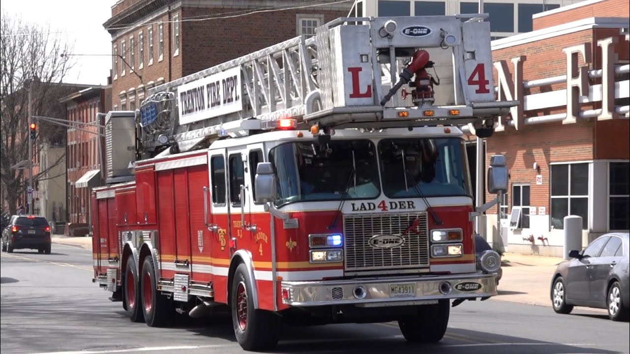 Trenton Fire Department Ladder 4 Responding - YouTube
