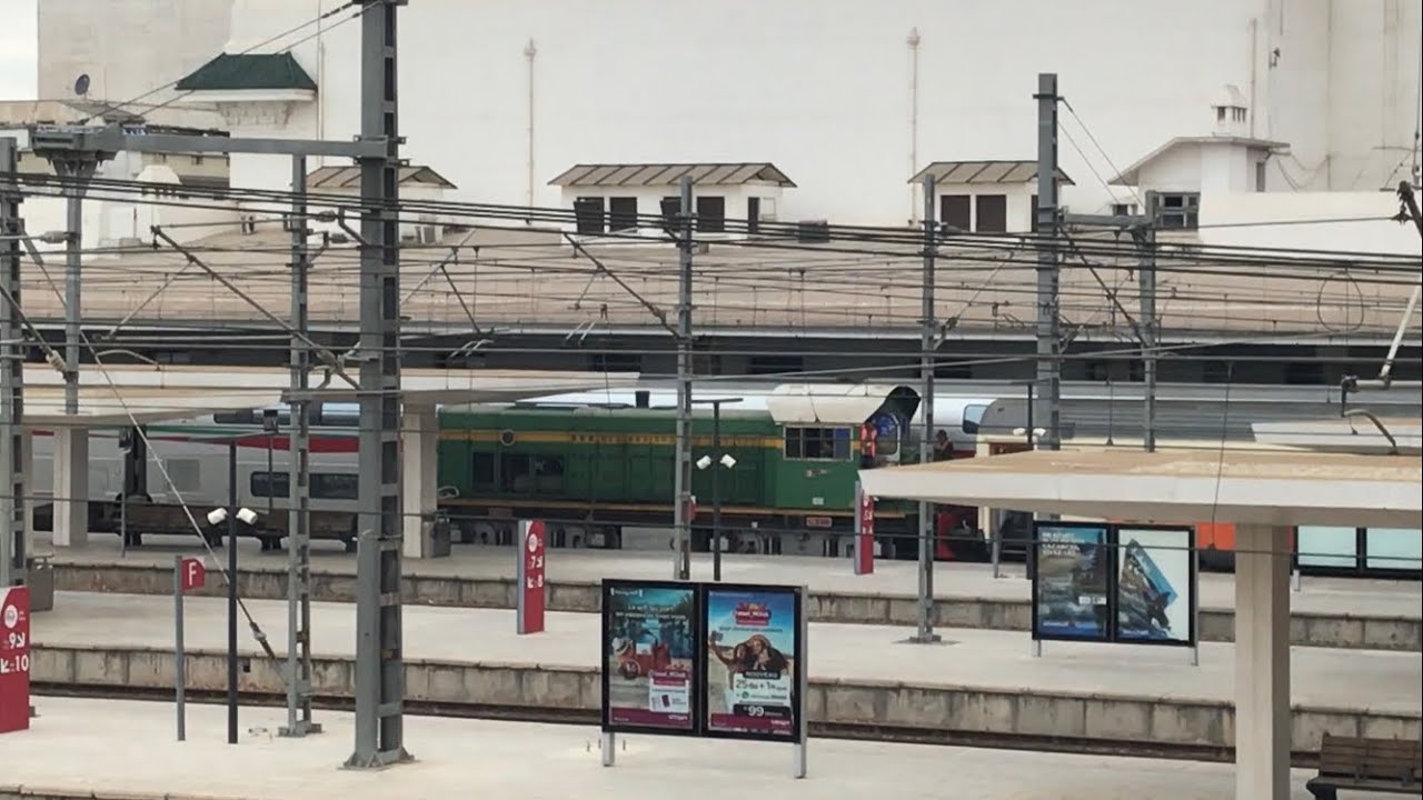 ONCF DM-611 en manœuvre à Gare Casa Voyageurs (1080p 60 FPS) - YouTube