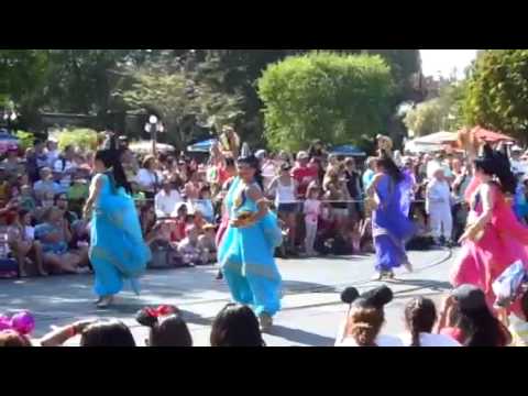 Disneyland California parade - Prince Ali - YouTube