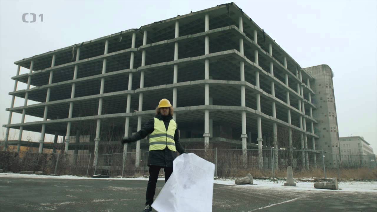 Prvoplánová sračka - Pečený sněhulák - YouTube