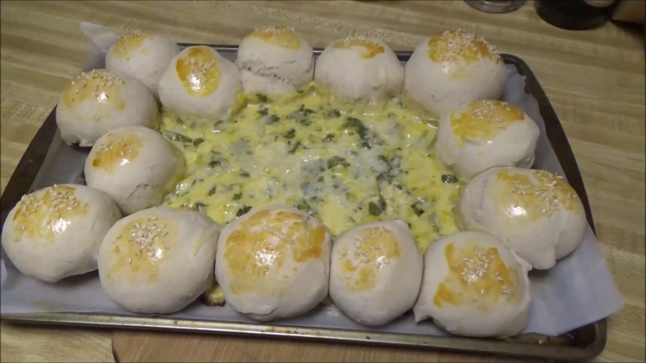 Bread Roll With Cheesy Spinach Dip - YouTube
