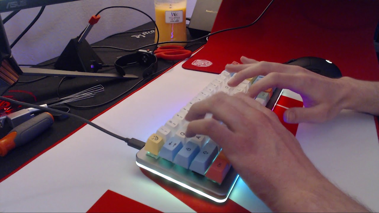 Lubed Holy Pandas in Massdrop ALT - YouTube