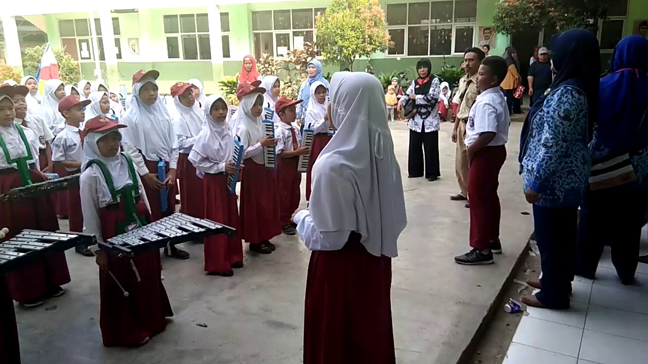 Asep Saeful Akbar " Marching band SD Negeri Cinyosog 02 " - YouTube